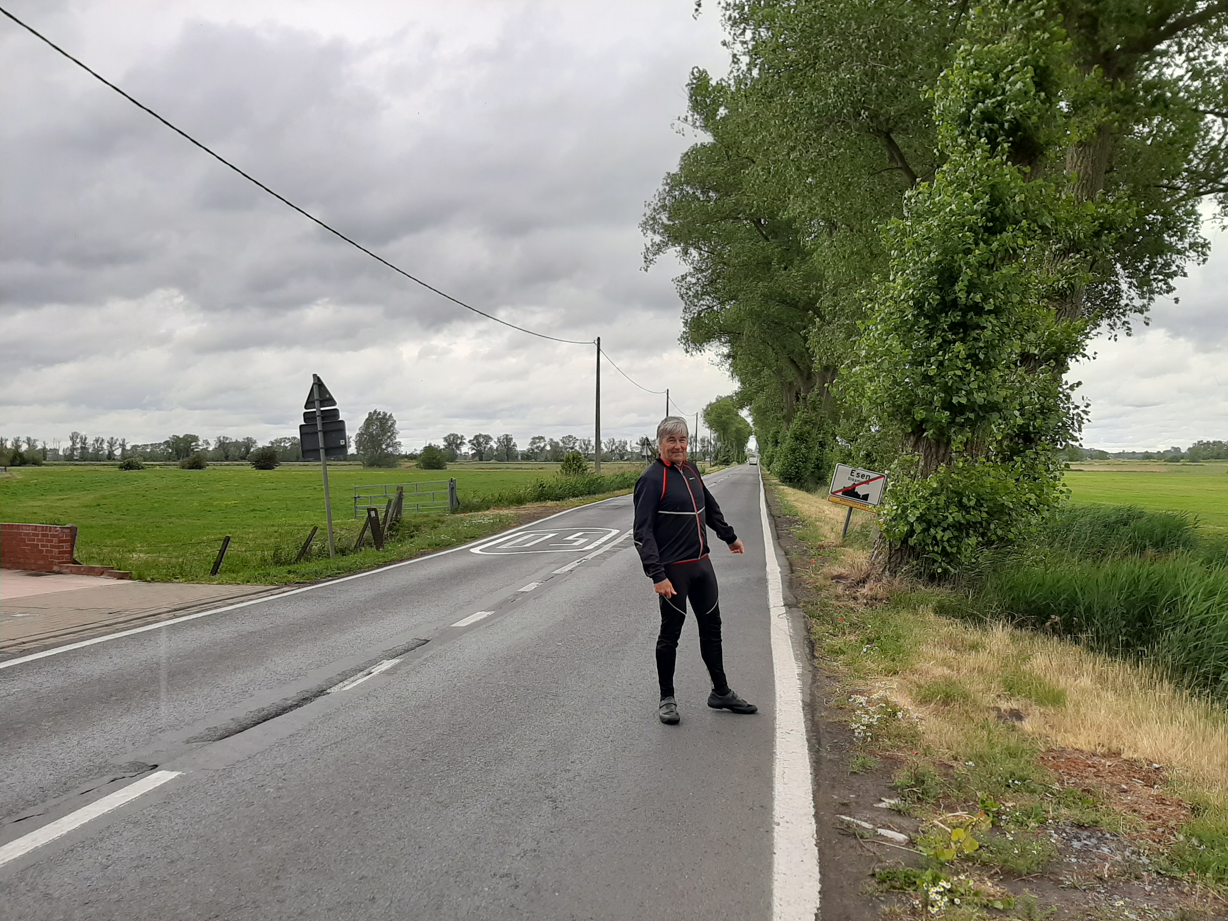 Fietsverbinding Esen-Vladslo: Een processie van Echternach | Provincie ...